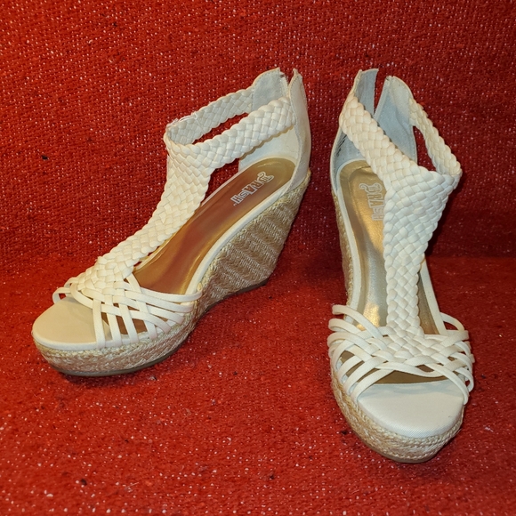 American Eagle By Payless | Shoes | American Eagle White Strappy ...